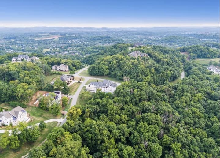 New! Luxury And Style In The Heart Of It All! - Franklin, TN