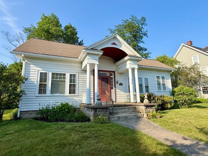 Historic York Harbor Home, Walk To Beach, Sleeps 8 - York
