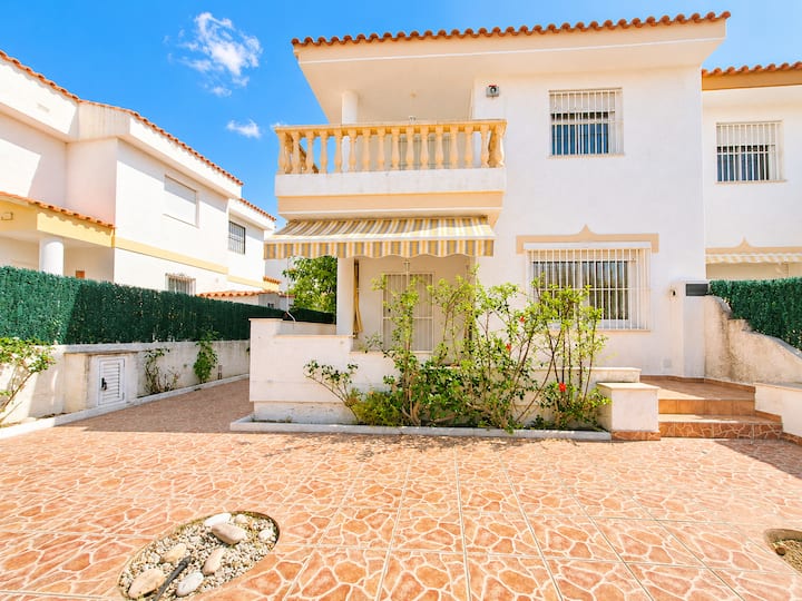 Villa Tres Playas | Gran Patio Privado · Piscina · - Alcossebre