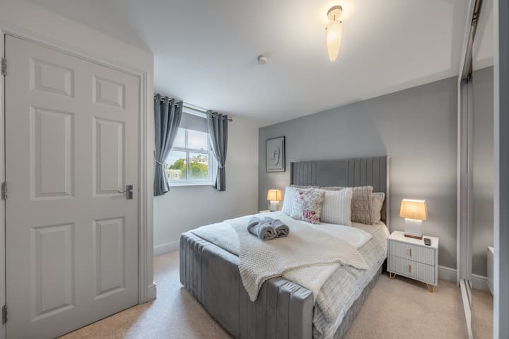 Wonderful Home In London - Kingston upon Thames