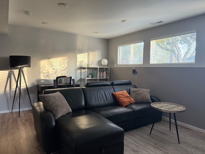 Modern, Spacious And Bright Near The Lake. - Bothell, WA