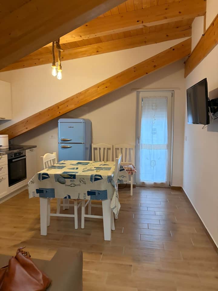 Fittasi Piccolo Appartamento . - Castellabate