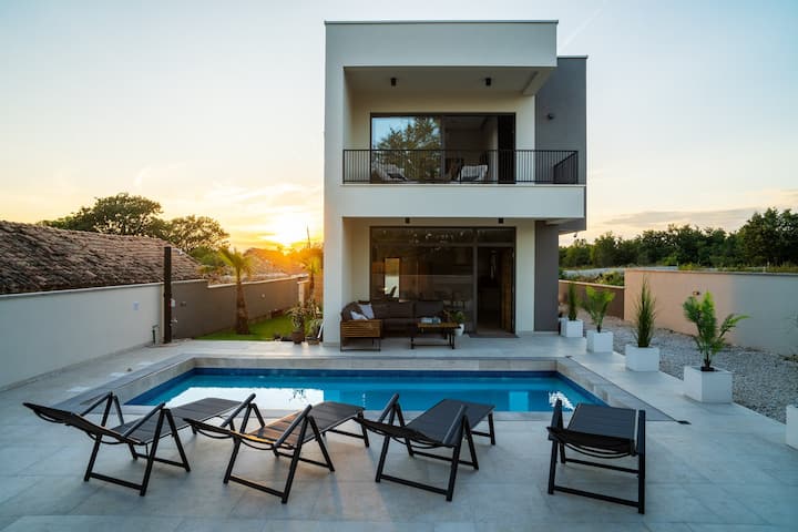 Villa Maratea - Oasis With Private Pool & Sauna - Zadar
