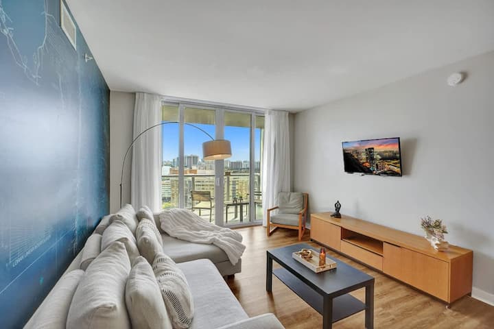 New! Beautiful 1bedroom Apartment Resort - Hallandale Beach, FL