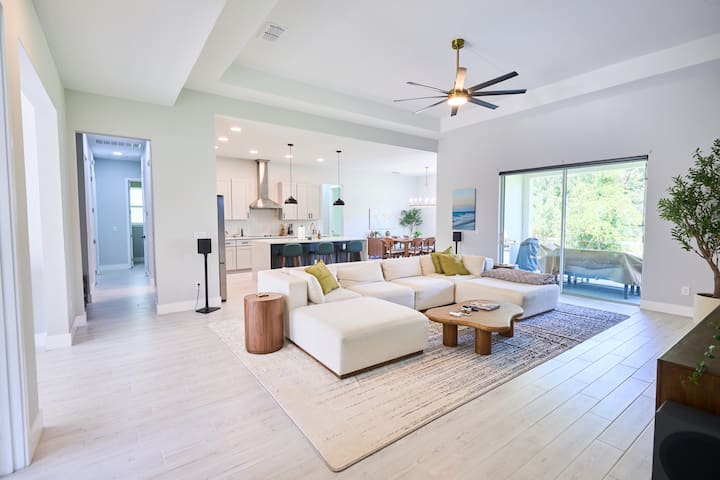 5 Bedroom Modern Getaway 15 Minutes From Airport. - 克里斯默斯