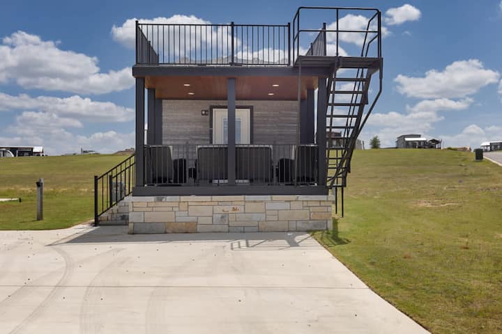 Tiny Home 140 - Evans Ranch - Luckenbach, TX
