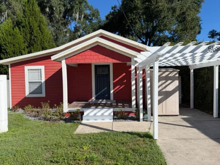 Cozy, Quaint, Remodeled In Downtown Clermont - Clermont, FL