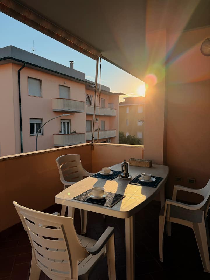 Casa Girasole | Luminoso Appartamento - Follonica