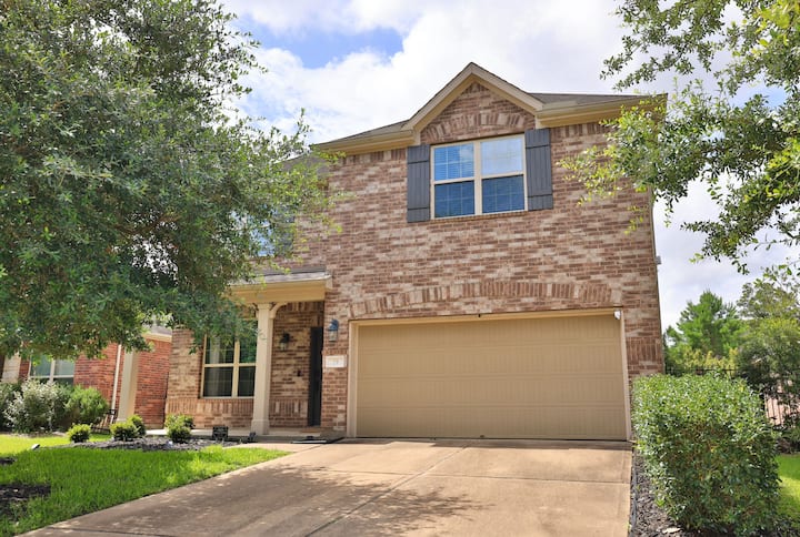 Executive Home In The Woodlands Creekside - Tomball, TX
