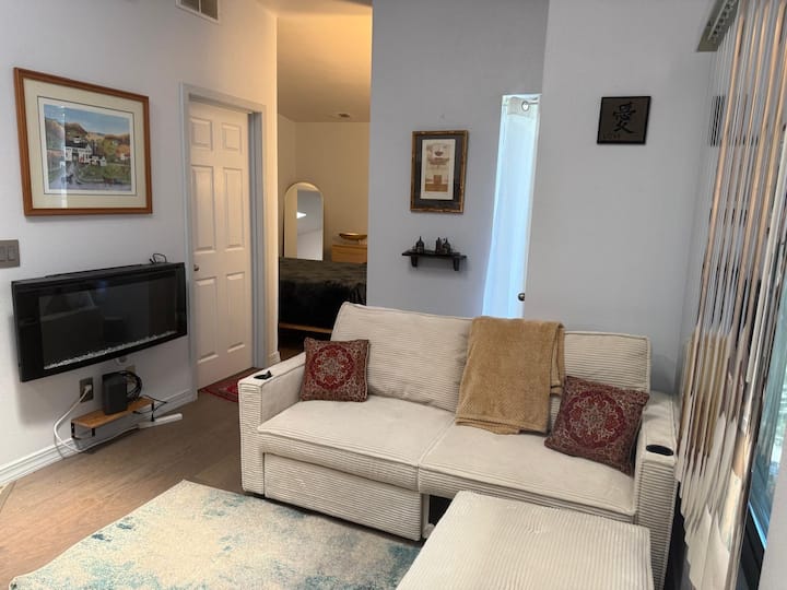 Cozy Aurora Condo Near Shops And Hospitals. - Denver, CO