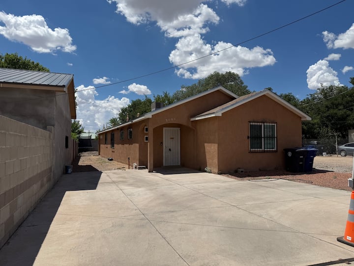Barrelas House Near Airport And Downtown - Albuquerque, NM