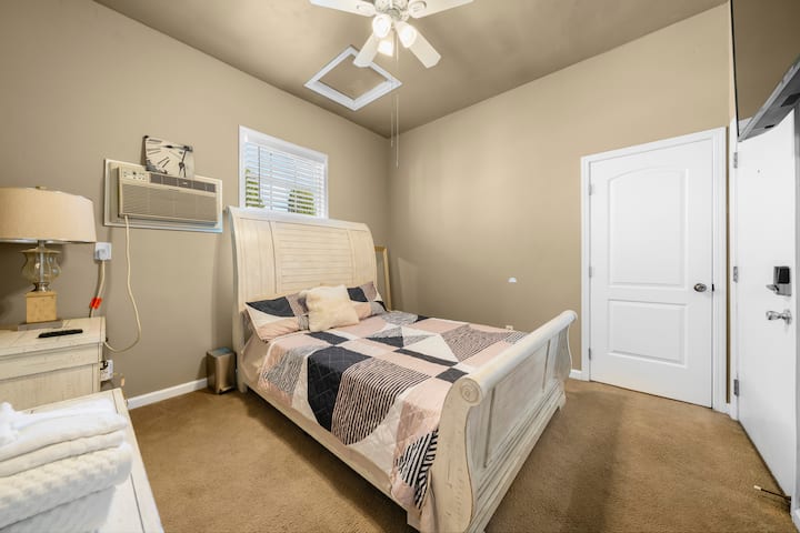 Cozy 1 Bdr/1br Apartment - Sacramento, CA