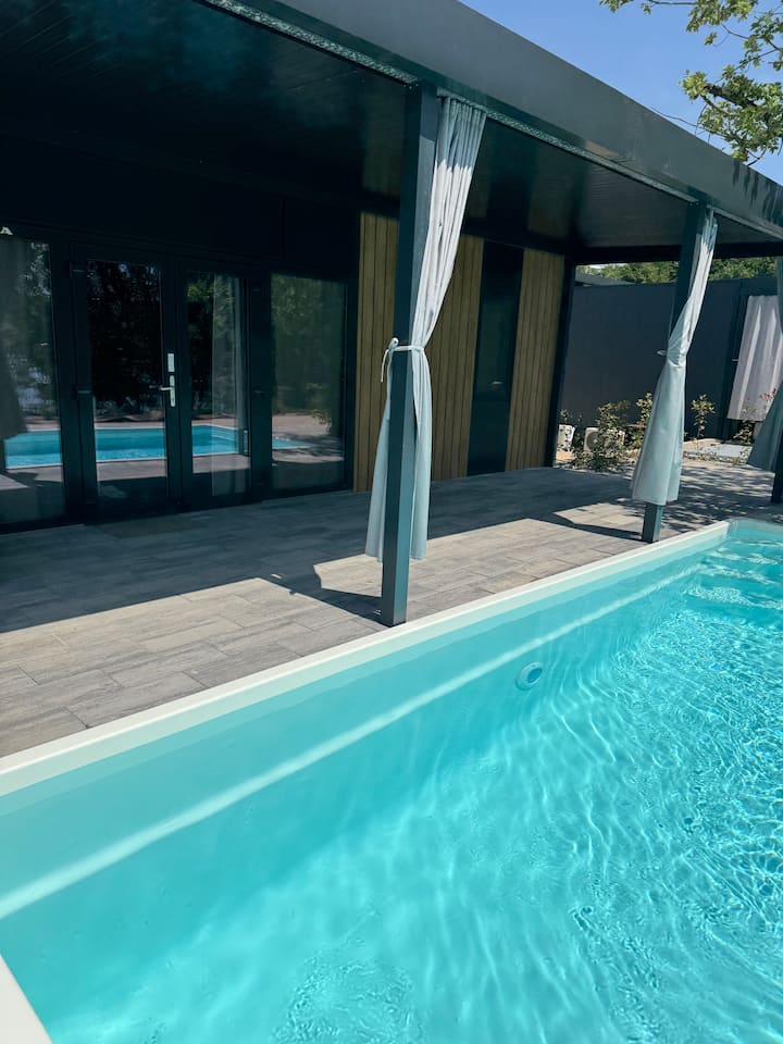 Tiny Home / Mobile Home With A Pool/ First Row - Njivice