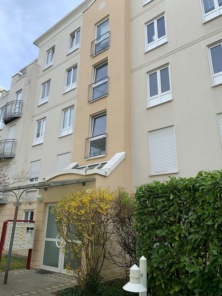 Möblierte 2 Zimmer Wohnung Mit Balkon Im Grünen. - Wiesbaden