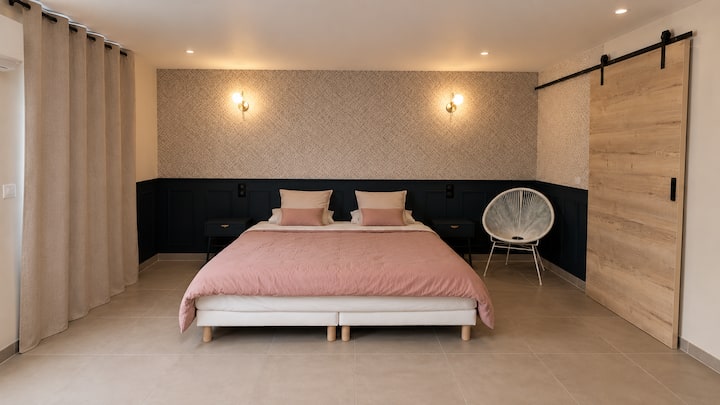Suite Romantique - King Size & Douche Italienne - Enghien-les-Bains