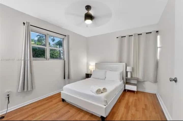 Large Studio, Miami, Near Airport, Port, Brickell - Miami