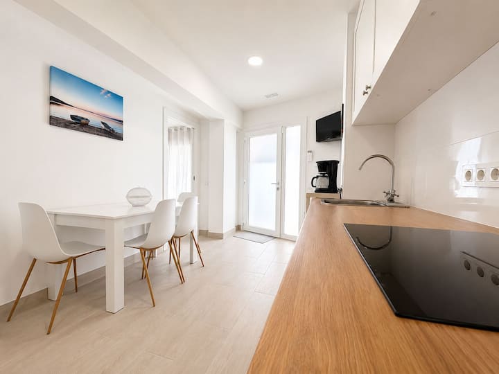 Apartamentos De Playa En El Centro De Portonovo - Portonovo