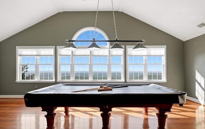 The Ridgecrown | Panoramic Views + Hot Tub - Harpers Ferry, WV