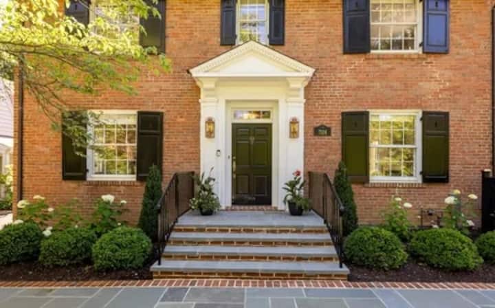 Luxury Colonial House In Chevy Chase - Silver Spring, MD