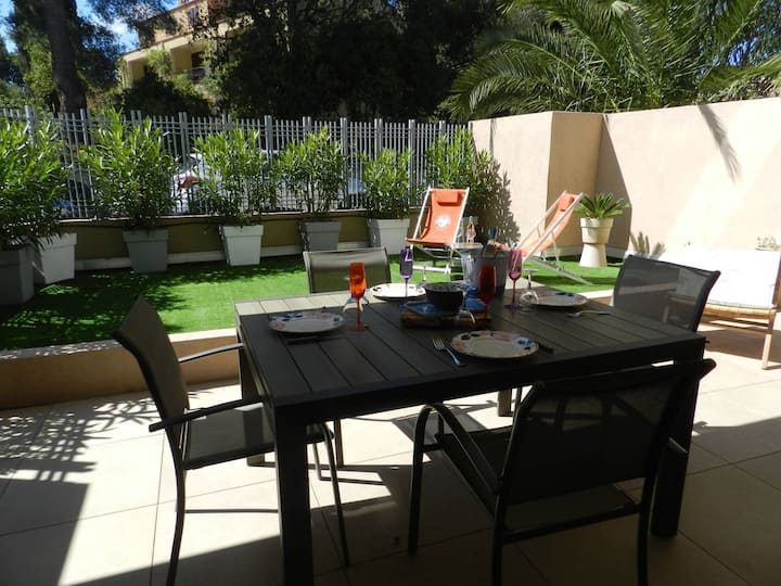 Appartement Avec Piscine Et Clim - 4 Pers. - Île du Levant