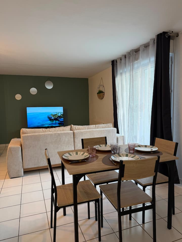 T2 Cosy Avec Parking  5 Min De La Gare Et Centre - Saint-Brieuc