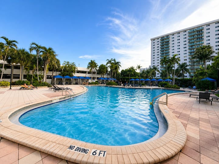Ocean Reserve 1br | Walk To Sunny Isles Beach - Sunny Isles Beach, FL