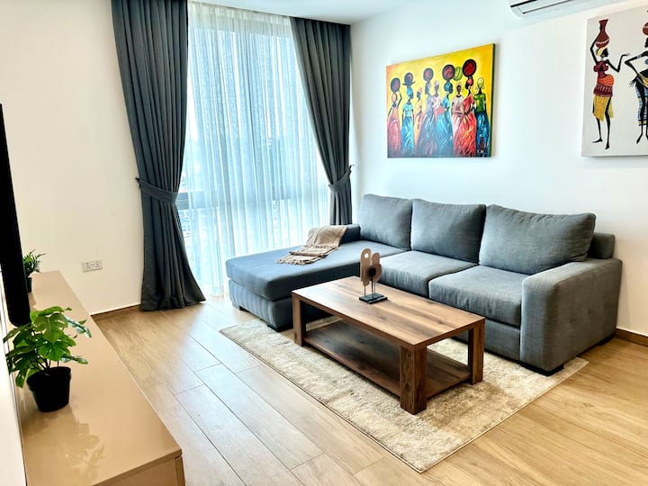 Spacious 1br Apt W/rooftop Pool Near City Centre - Accra