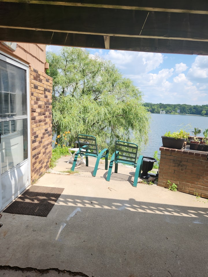 Lower Lakeview Suite - Brighton, MI