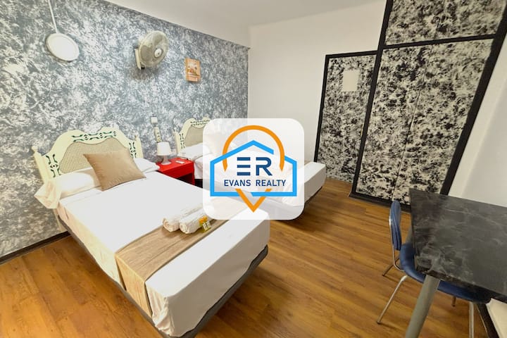 Evans Realty (H217) - Euro Holitel Hostel - Fuengirola