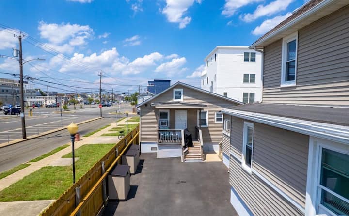 A Little Slice Of Seaside Charm - Cottage Getaway - Seaside Heights, NJ