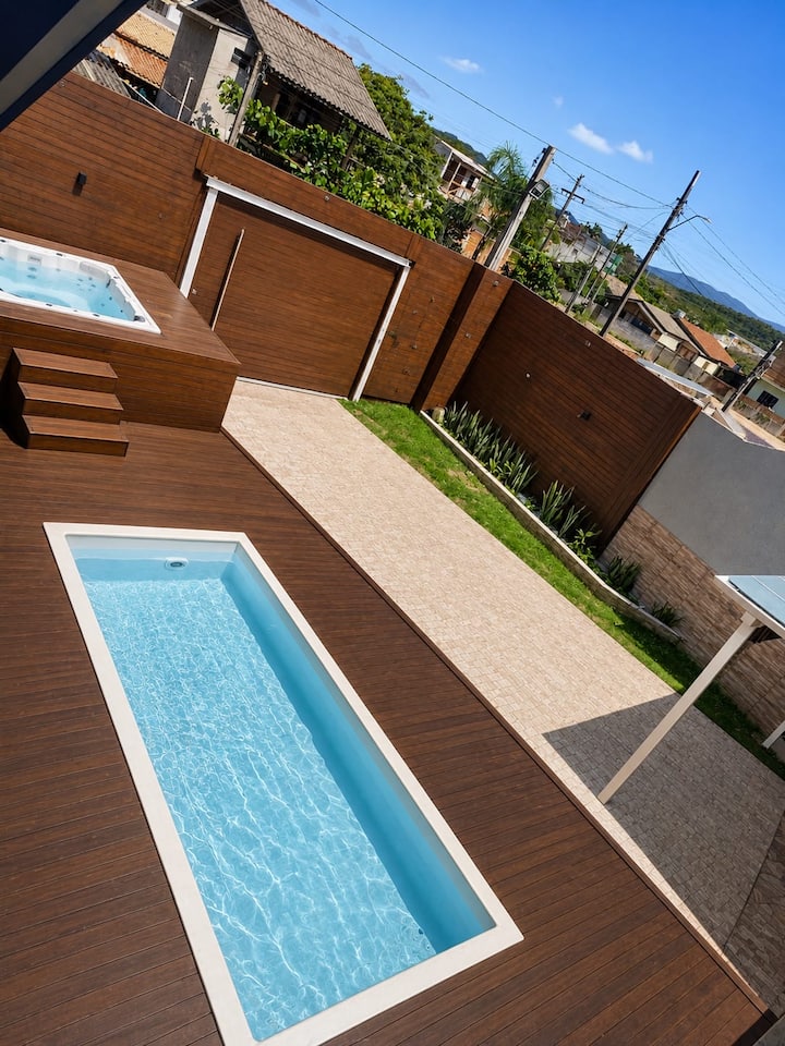 Casa Luxo Com Piscina, Jacuzzi E 3 Suítes - Imbituba
