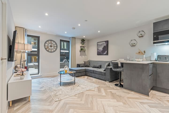 Luxury 1br | Sleeps 4 | Near Piccadilly Line - Cockfosters