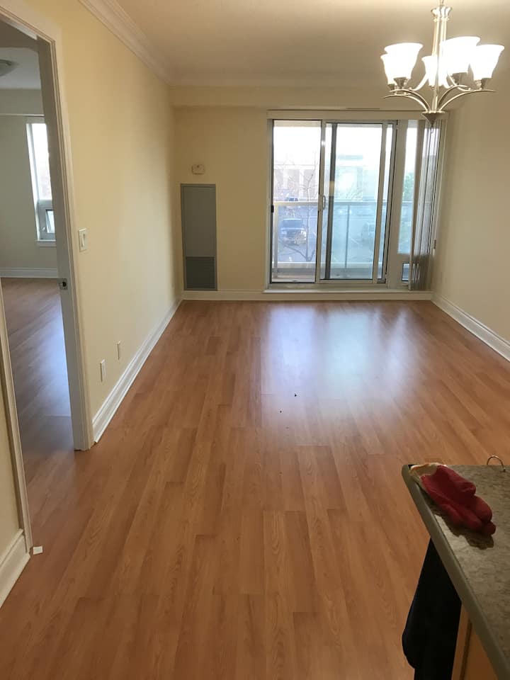 Clean 2nd Floor 2 +2 New Furniture Balcony Parking - Vaughan