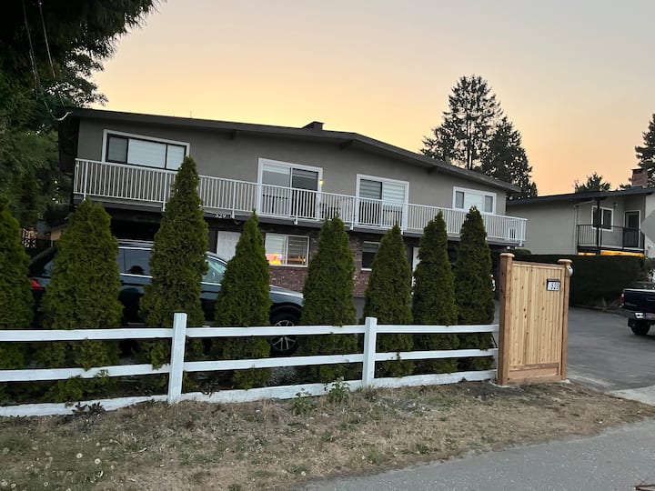 Beautiful 3-bedroom One Bath In Sunny Tsawwassen - Tsawwassen