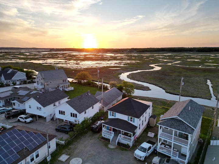 Cozy Duplex Unit W/ Private Marsh-view Backyard - Salisbury Beach, MA