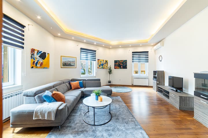 Avant-garde Central 2 Bdr Apartment | Next To Scc - Sarajevo