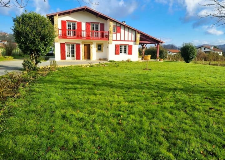 Villa à Itxassou Au Coeur Du Pays Basque. - Ainhoa