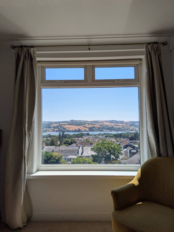 Bishopsteignton Family Home With Estuary Views - Dawlish