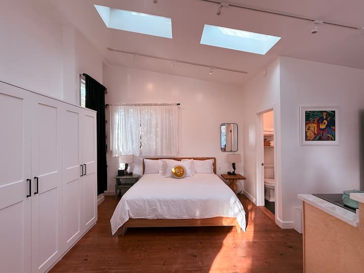 Hermosa Guesthouse - Manhattan Beach, CA