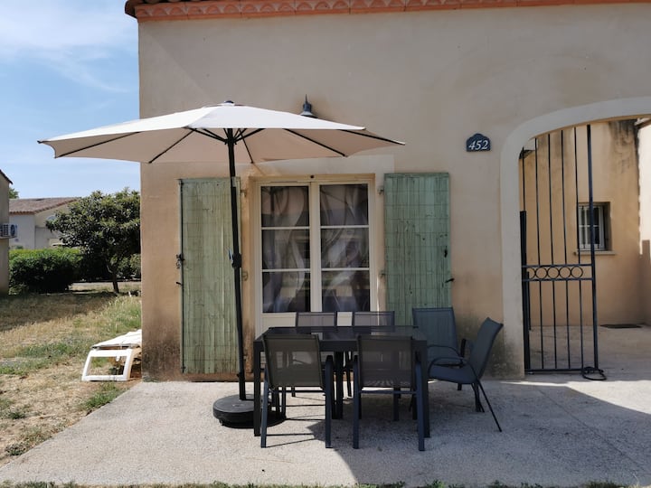 Maison à Louer Dans Une Résidence De Tourisme - Calvisson