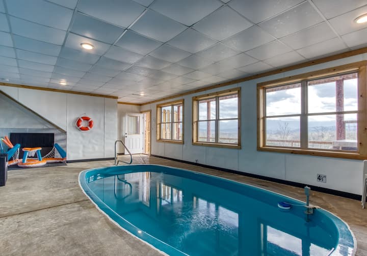 4br W/stunning Views*indoor Pool*hot Tub*game Room - Sevierville, TN