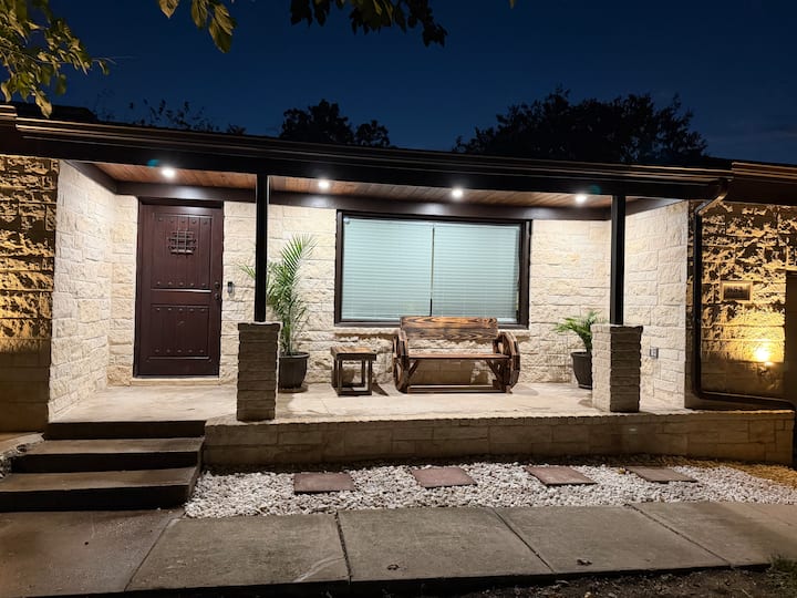 The Cozy Sandell Retreat - Lake Worth, TX