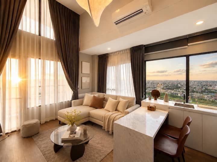 Bright Stylish Duplex Loft | Sleeps 6 | City View - Bangkok
