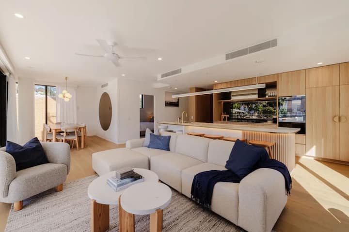Esprit Rainbow Bay Full Floor 2201 - Coolangatta
