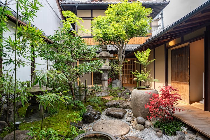 【ĀNanda 賀陽御所町】四条大宮|一棟貸し|百年京町家 |庭6つ|最大9人|6ldk|200㎡ - Kioto