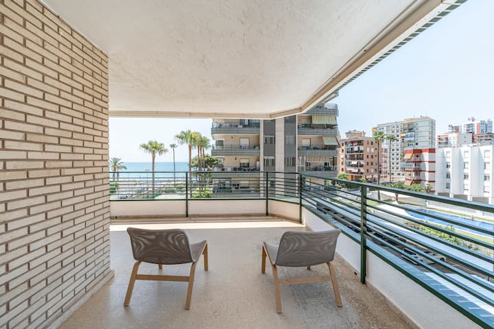 Amplio Apartamento De 3 Habitaciones En Eurosol - Castellón de la Plana