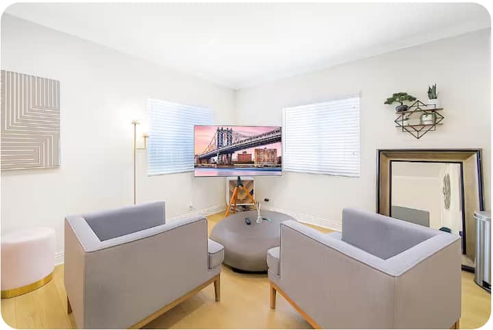 New 3br/2ba Cozy Home W/ 2parking In K-town - Beverly Hills, CA