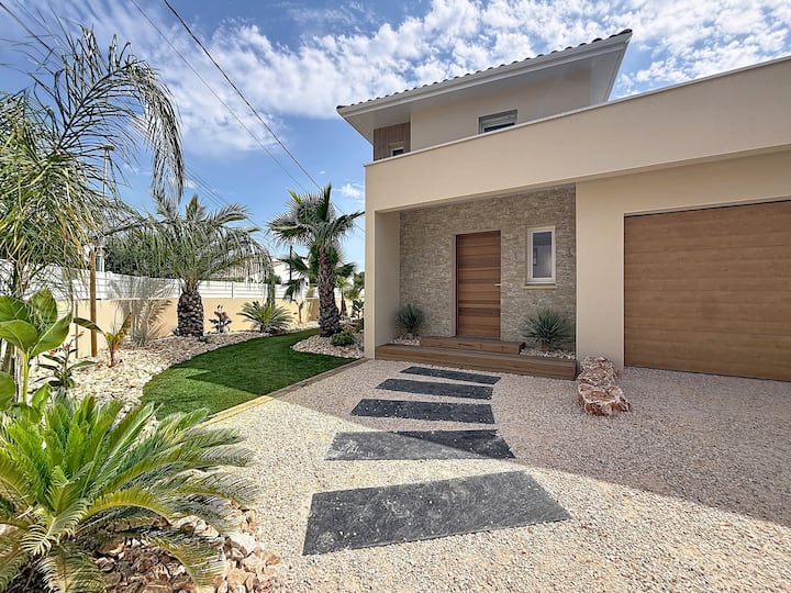Villa Neuve Jacuzzi - Proche Mer - Famille & Calme - Bessan