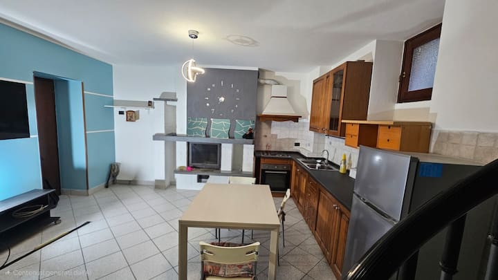 Appartamento Disposto Su Due Livelli Trilocale - Mandello del Lario