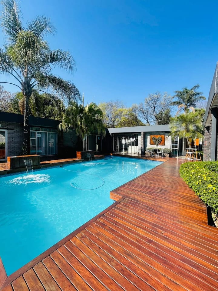 Fm-guest-lodge Comfortable Stay - Johannesburg